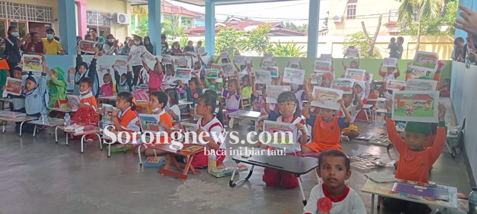 Sambut Hut PGRI, Puluhan Anak TK Se-Kota Sorong Ikut Lomba Mewarnai - Sorong News