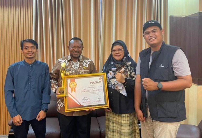 Ahmad Nausrau, Dari Pulau Kayu Merah Menuju Pusat Pengabdian Papua ...